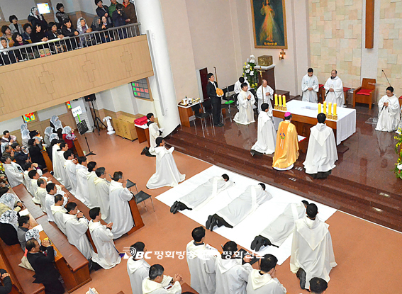 cpbc News : [공동체]가르멜 남자수도회, 15일 사제서품식... 새 사제 3명 탄생
