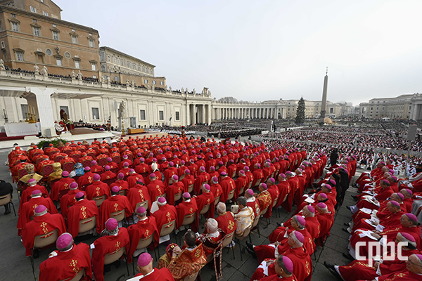 cpbc News : 교황의 마지막 길 박수로 배웅… “바로 성인품으로!” 외치기도